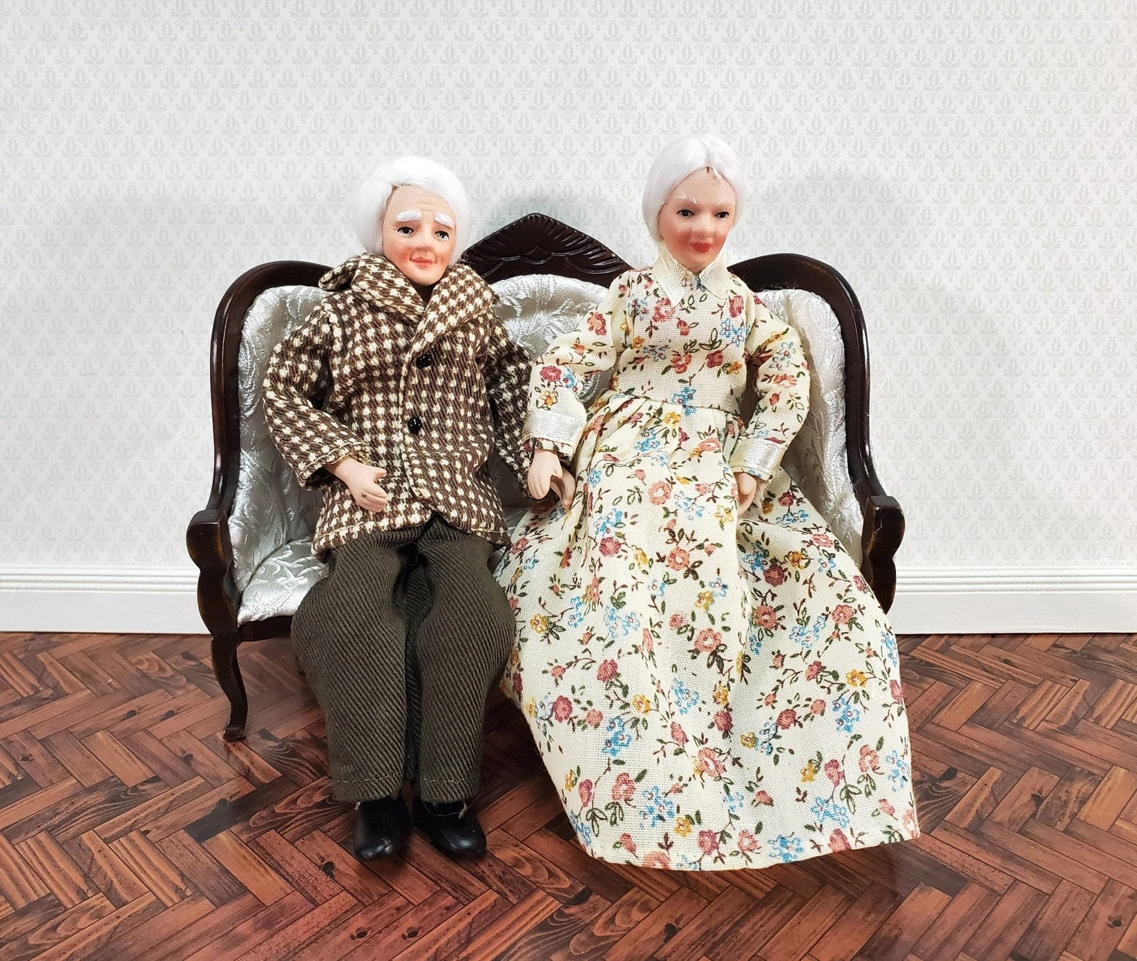 Dollhouse Grandparents Grandma & Grandpa Porcelain Dolls Poseable 1:12 ...