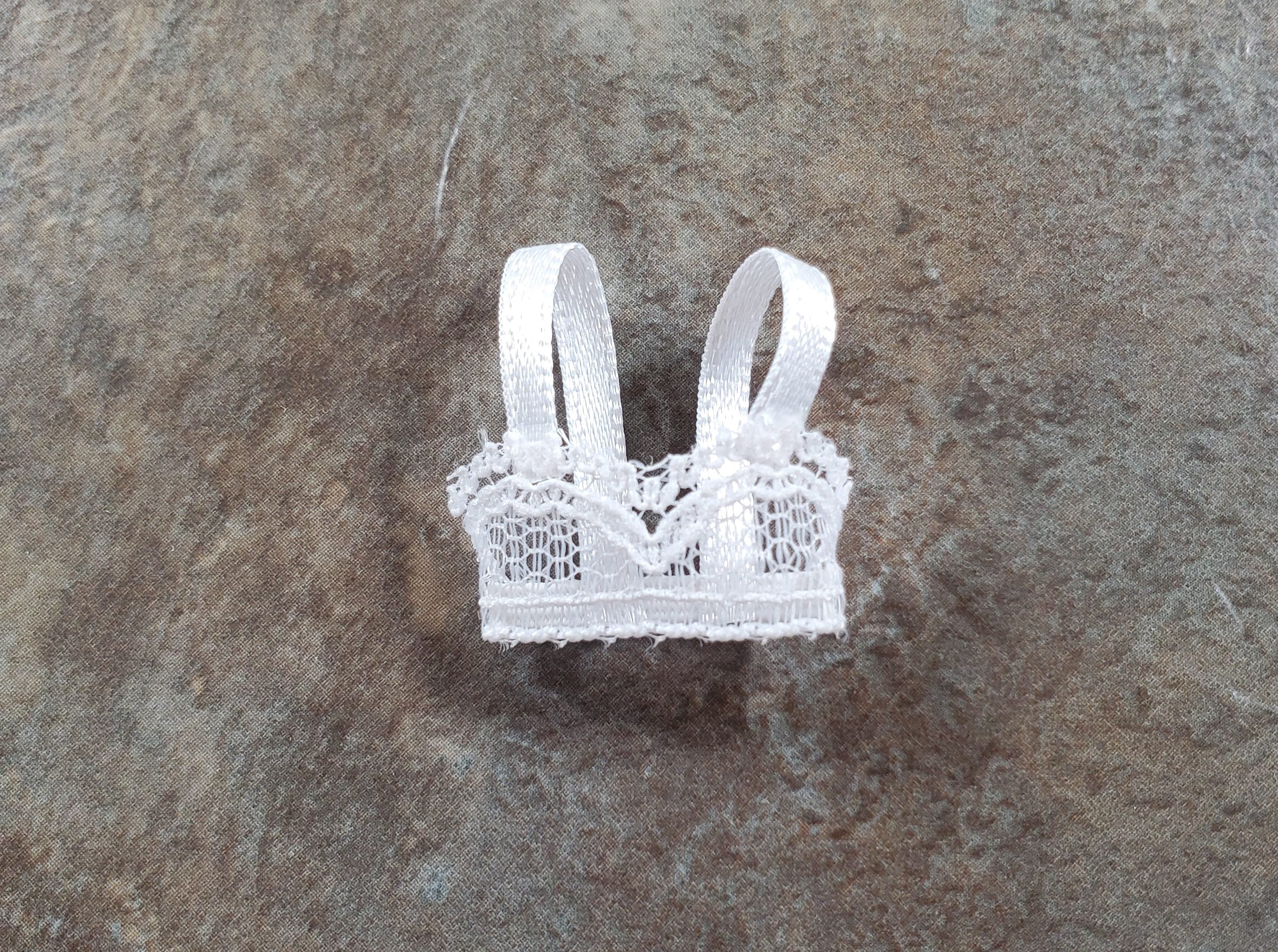 Dollhouse Underwear Ladies Bra White 1:12 Scale Miniature – Miniatures.com